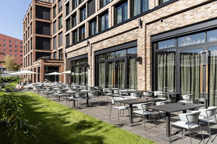 Hip Hotel In The Best Location + Roof Top Bar - Berlin