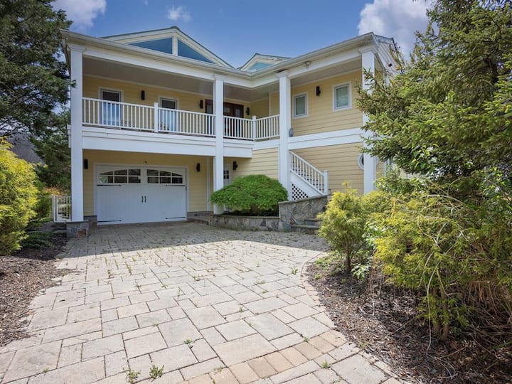 Beach House | An Esvr Property - Easton, MD