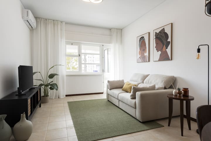 Salty - Near The City By Hd - Algarve