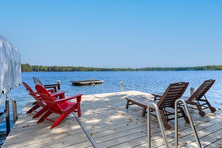Lakefront, Game Room, Dock, Firepit, A/c, Hot Tub - Eagle River