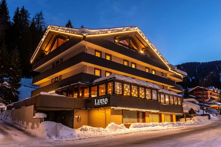 Breakfast-included Room To Relax, Space To Enjoy - Madonna di Campiglio