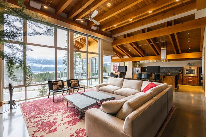 Ava Lodge - Revelstoke