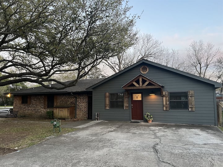 Brightside 2 - Stagecoach, TX