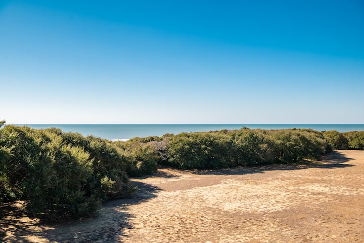 Castaway: Expansive Ocean Views, Community Pools - Bald Head Island, NC