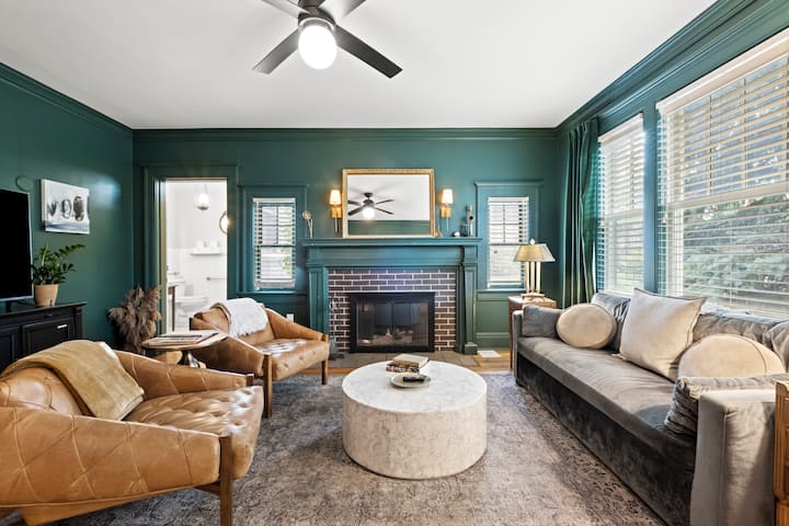Southmoreland Mansion-sleeps 28! - Kansas City, MO