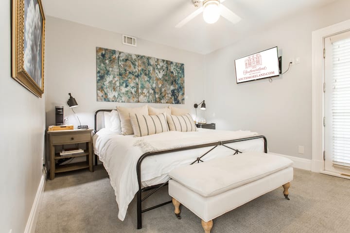 Ella & Jacob Loose At Southmoreland On The Plaza - Kansas City, MO