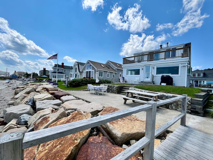 Classic Oceanfront Beach House! - Rye, NH