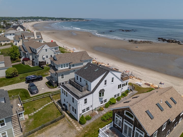 Classic Oceanfront Beach House! - Rye, NH
