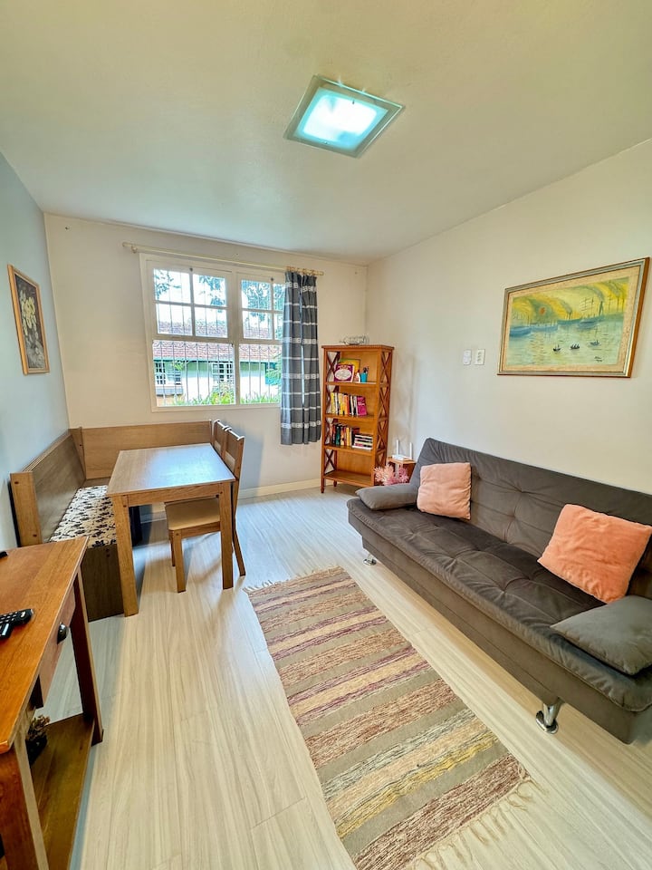 Apto Em Condomínio Familiar Com Espaço De Lazer - Nova Friburgo