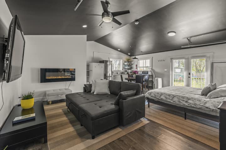 Okanagan Sunset Bungalow - Vernon