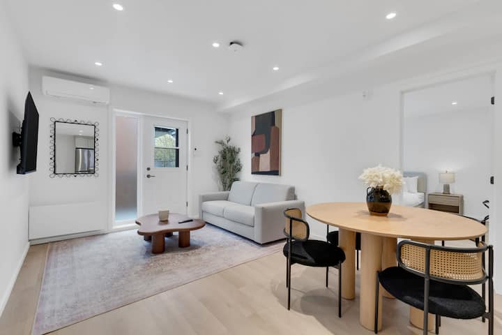 Le Victoria- 3bedroom Midtown - Dorval
