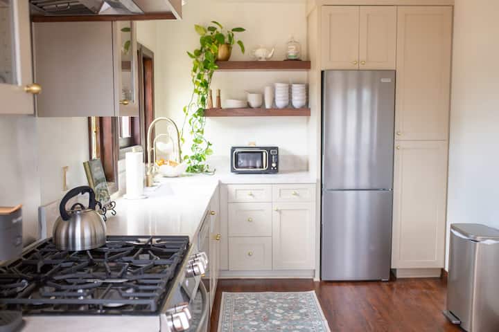 Brand New Vintage La Mesa Storybook Tudor Cottage - La Mesa