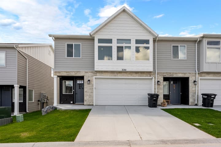 Bear Necessities | Boat/trailer Parking - Garden City, UT