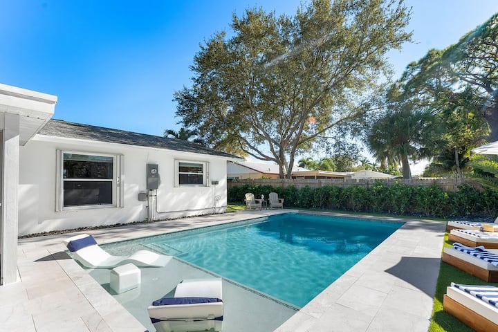 Jupiter Oasis • Heated Pool + Putting Green - Jupiter, FL