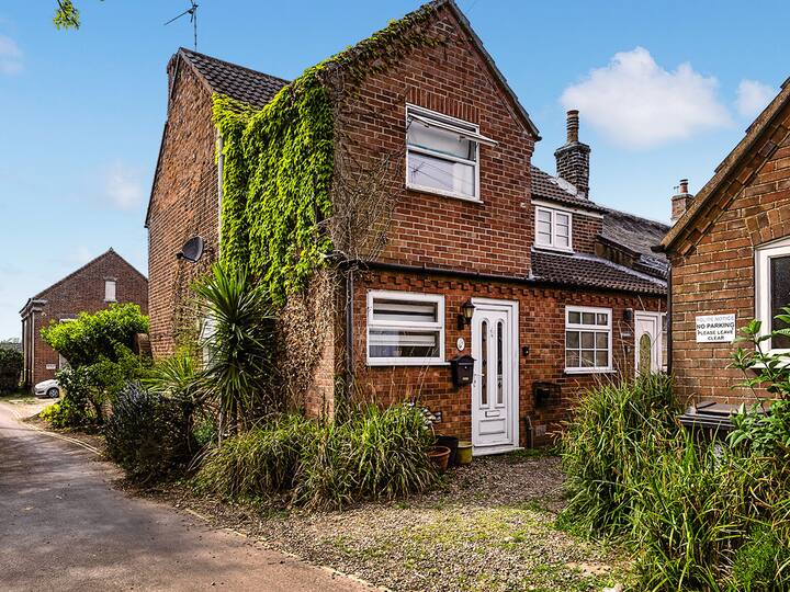 Painter's Cottage - Hemsby