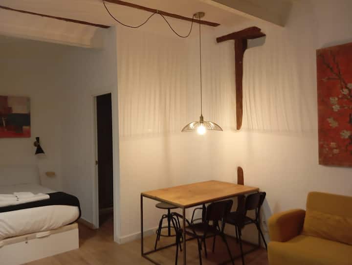 Rustic And Central: Your Refuge In Madrid - Madrid