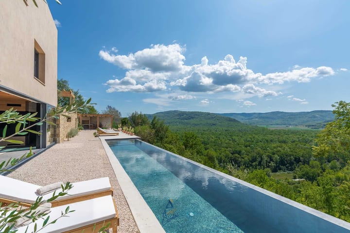 Luxurious 4-br Villa For Up To 8 With Pool And Spa - Motovun