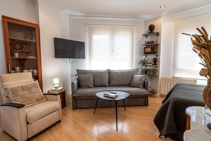 Estudio Reformado En Puerto Chico Santander - Santander, España