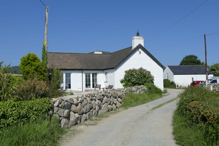 Carol Cottage + Master Suite - Carlingford