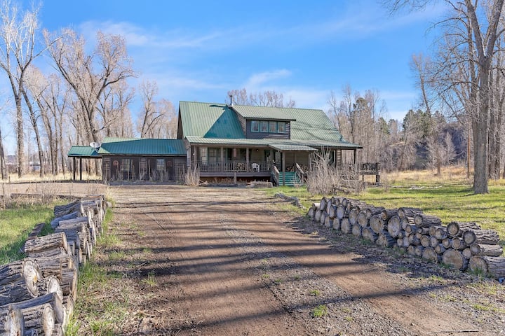 Charming Country 4br Retreat With Riverfront Views - Chama, NM
