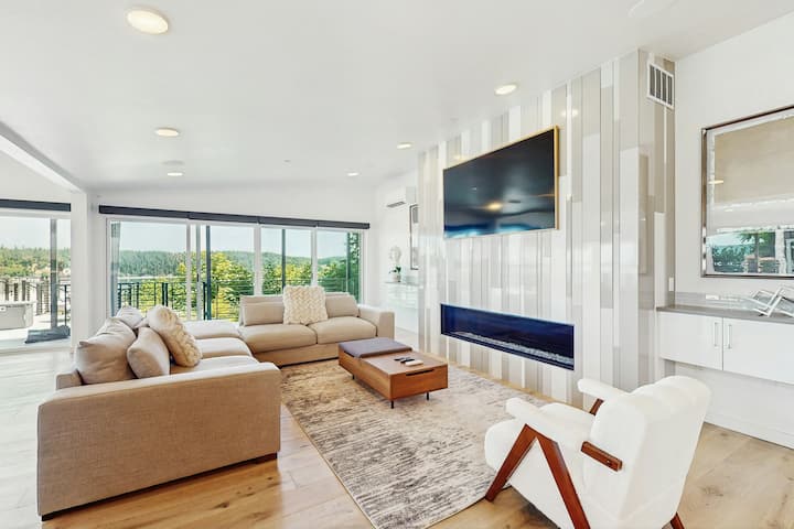 5 Br Luxury Waterfront Retreat In Gig Harbor - Gig Harbor, WA