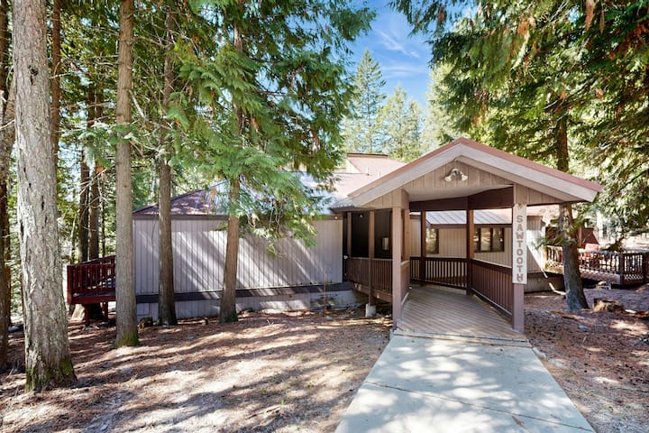 1 Br Condo W/ Deck, Pool, Tennis, Skiing, Fishing - Whitefish, MT