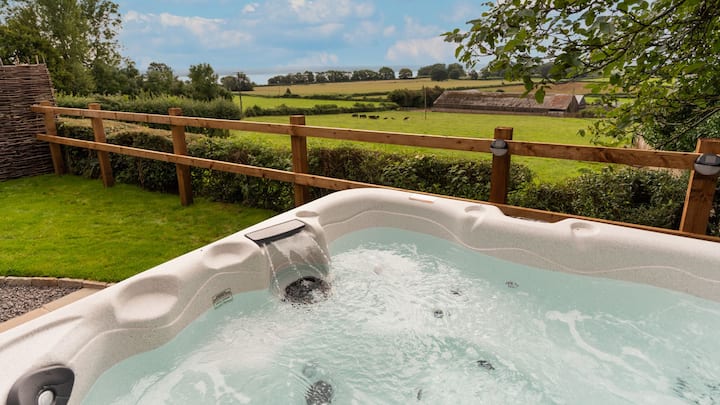Wallhope Escape, Hot Tub, Chepstow - Caldicot Castle