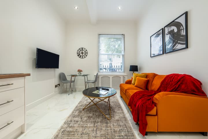 Lovely Ground Floor Apartment Next To Station - Chelsea