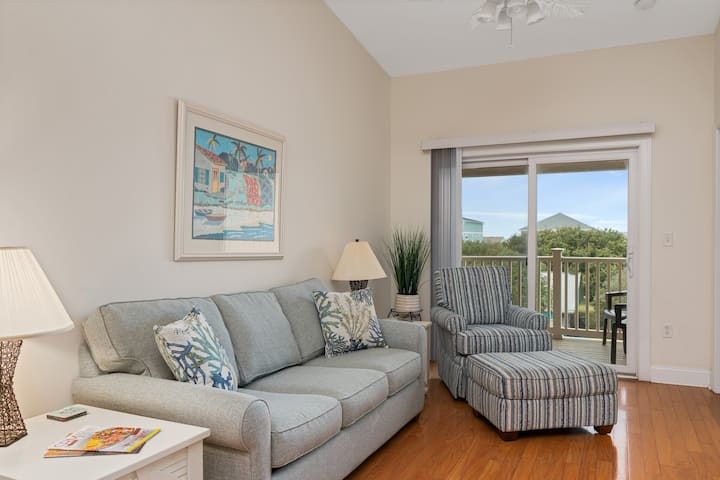 Oceanview Condo W/pool, Hot Tub, And Elevator - Oak Island, NC