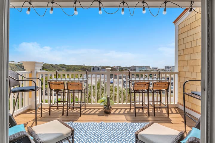 Sittin Pretty: Modern Ocean View Condo Close To - Oak Island, NC
