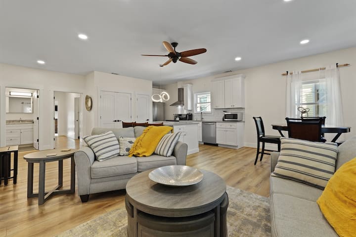 2bd/2ba Townhome * Renovated * 30+ Day Stay - Savannah, GA