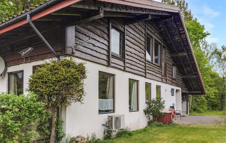 1 Bedroom Lovely Apartment In Lindesnes - Spangereid