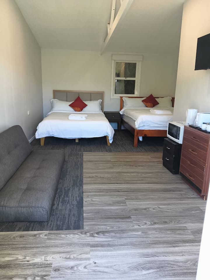 2 Double 1 Sofa Beds Garden Chalet - Rotorua