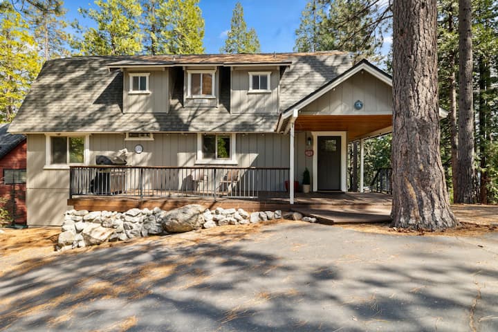 9br Cabin | Starlink, Firepit, Gameroom, Sleeps 33 - Strawberry, CA