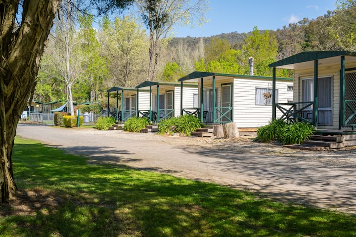 Feathertop Cabins - Bright