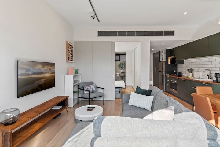 Chic 2-bed Apartment In Vibrant St Kilda - St Kilda