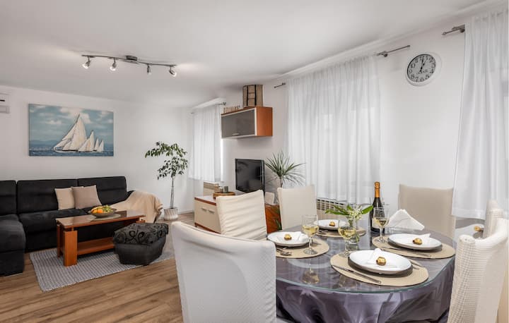 Cozy Home In Selce With Wifi - Crikvenica