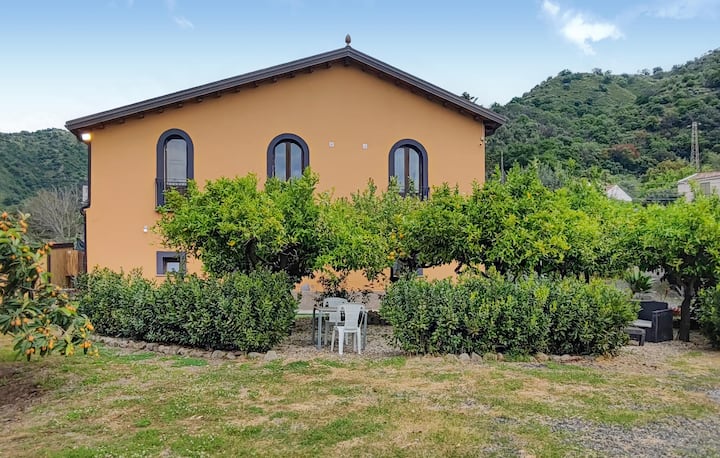 Awesome Home In Motta Camastra With Wifi - Linguaglossa
