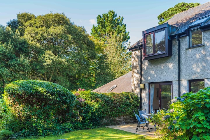 79 Nursery Cottages - Falmouth