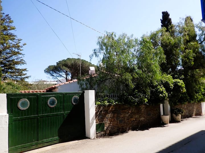 102.18 Jolie Maison Pour 6 Personnes, Avec Jardin - Cadaqués