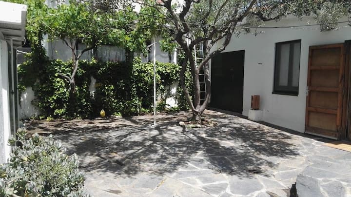 102.18 Bonica Casa Per A 8 Persones Amb Jardí - Cadaqués