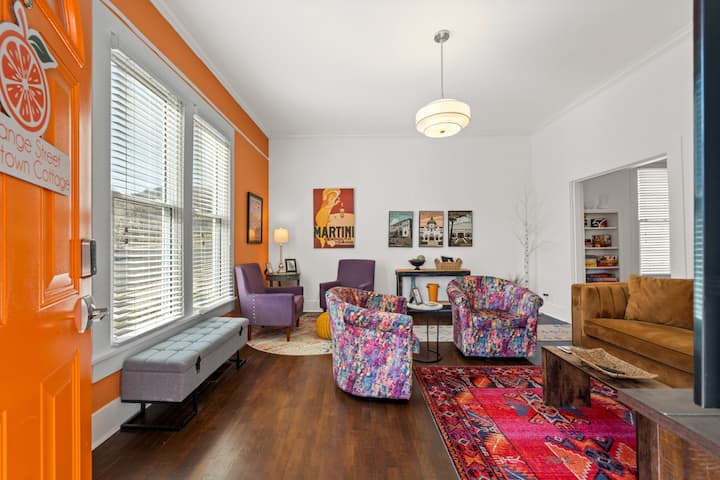 Orange Cottage! Walk To Restaurants, Shops, Bars! - Hot Springs, AR