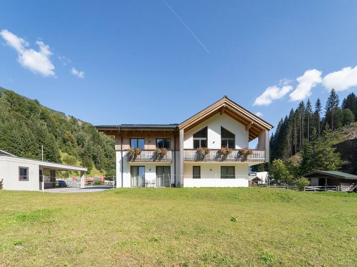 Lovely Chalet In Salzburg With Mountain View - Saalbach-Hinterglemm