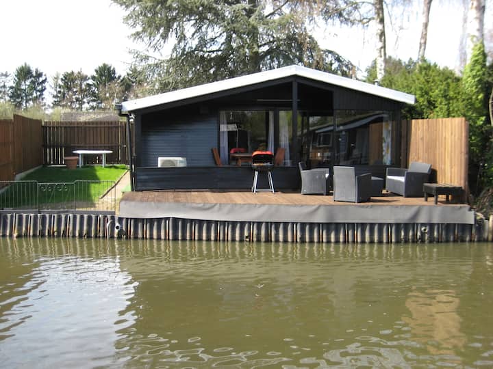 Chalet Dans Un Parc Avec Un éTang De Pêche - Westerlo
