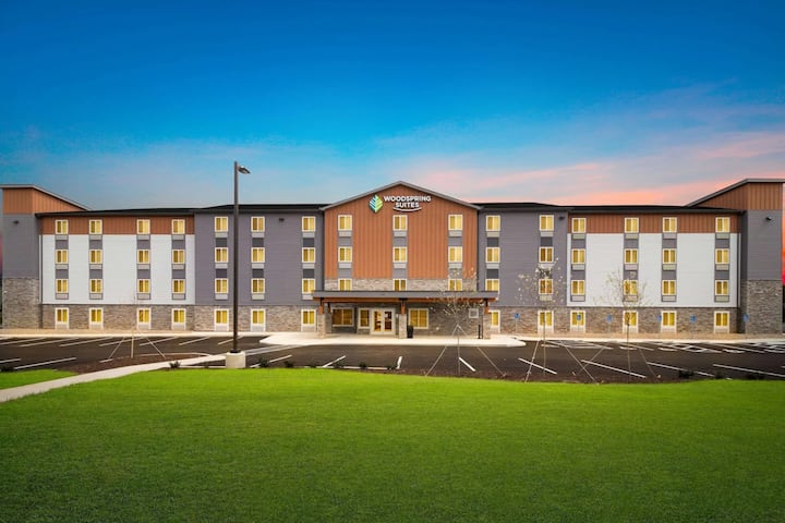 Wku Nearby + Kitchen. Fitness Room. Parking. - Bowling Green, KY
