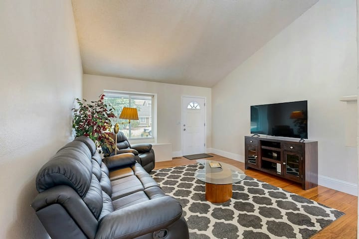 5br Home With Deck, And Mountain Views - 科羅拉多泉