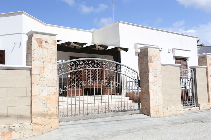 Casa Vacanza Francesca Con Vista Mare - Torre San Giovanni