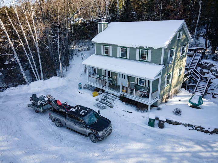 Lac Et Table De Billard | Au Pied Du Lac - Laurentides