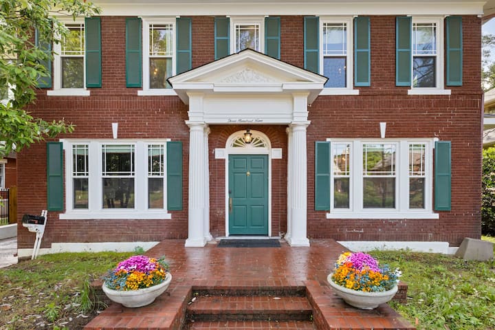 Mclean Manor W/ 2 Hot Tubs & Guest House - Memphis, TN