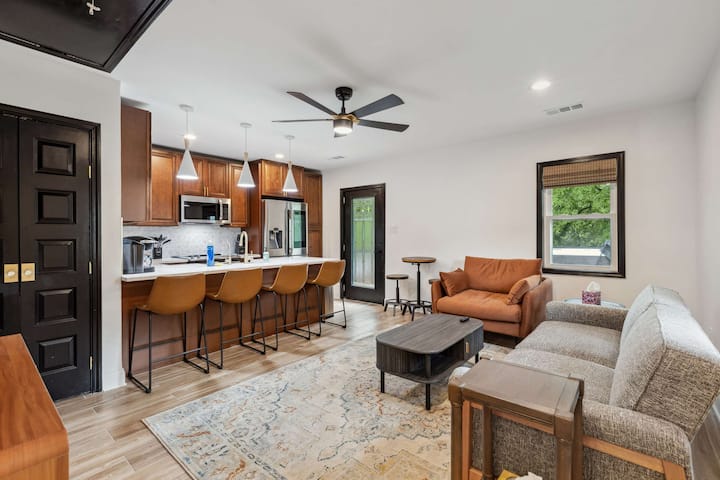 Mclean Manor W/hot Tub (Guest House) - University of Memphis, Memphis